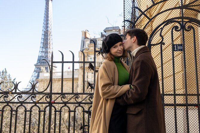 Eiffel and La Seine Photo Shoot - Paris Photographer - What’s the Value?