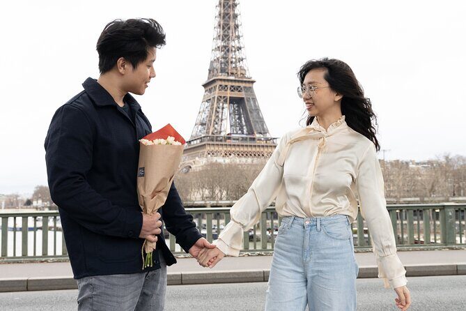 Eiffel and La Seine Photo Shoot - Paris Photographer - The Sum Up