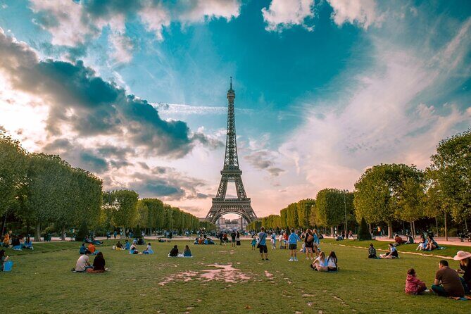 Eiffel Tower Access to 2nd Floor & Summit with Host by Lift - The Experience: What You Can Expect