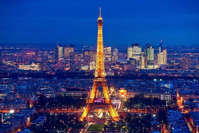 Eiffel Tower Access up to Summit with Guiding Host - Who Should Consider This Tour?