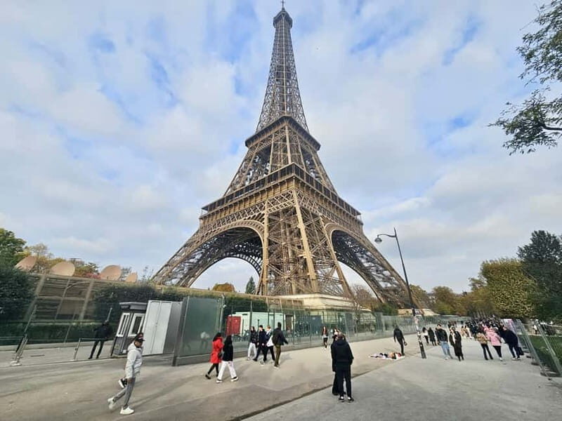 Eiffel Tower: Ticket to Summit or 2nd Floor by Elevator - Accessibility and Limitations