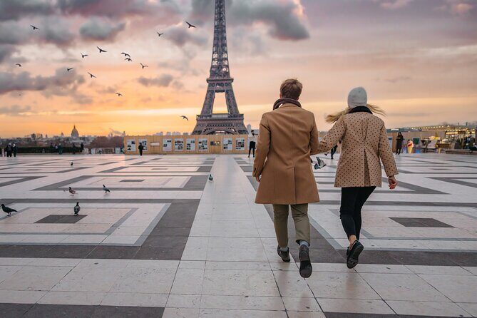 Eiffel Tower: Video reel - Key Points