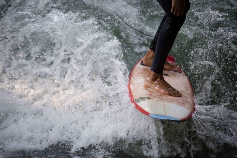 Eisbachwelle: Surfing in the center of Munich - Germany - Key Points