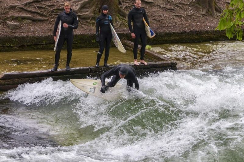 Eisbachwelle: Surfing in the center of Munich - Germany - FAQ