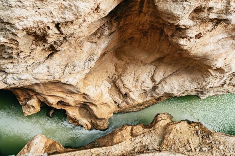 El Chorro: Caminito del Rey Guided Tour with Shuttle Bus - The Tour Itinerary in Detail