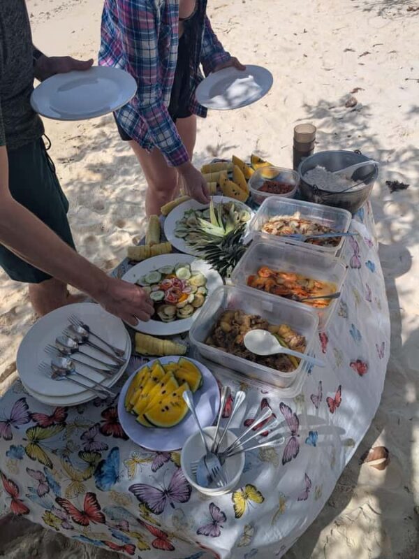 El Nido: Farm Tour, Snorkeling, Dinner, and Nipa Hut Stay - Why This Tour Stands Out