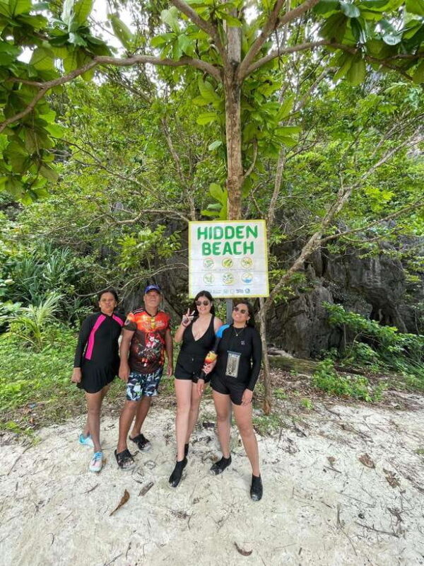 El Nido: Island Hopping and Snorkeling Private Boat Tour - Key Points