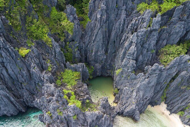 El Nido Island Hopping Tour from Puerto Princesa - Authenticity and Group Size