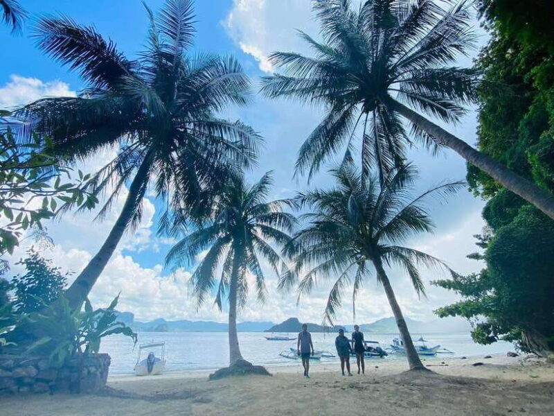 El Nido: Private Cadlao Lagoon and Beaches Tour - Exploring the Tour in Detail