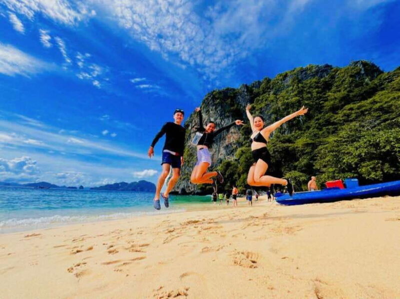 El Nido: Private Customized Tour with Snake island & Caves - Exploring Caves That Time Forgot