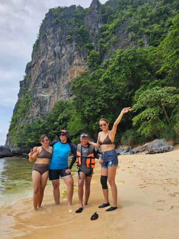 El Nido: Private/Exclusive Island Hopping Tour D BEST PRICE - Key Points