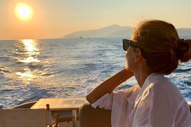Elba Island - Aperitif on the boat at sunset - private - Key Points