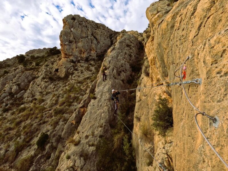 Elda: Ferrata Bolón, tirolina récord. - The Practicalities