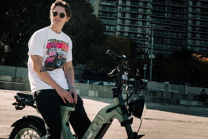 Electric Bike Tours in Lincoln Park - FAQs