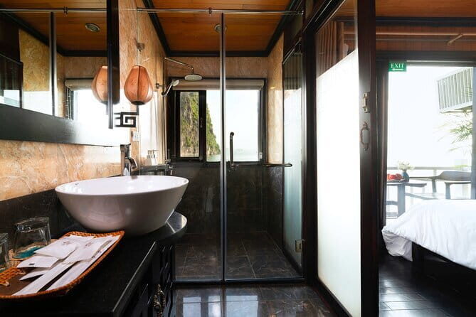 Elegant 3-Day Gratiot Boutique Cruise in Halong Bay - An In-Depth Look at the Itinerary and Experience