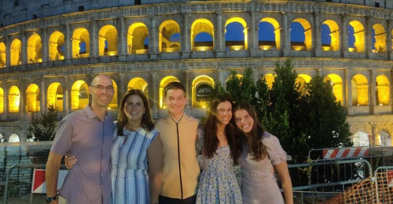 Elegant Rome by night tour and dinner in a local restaurant - FAQ