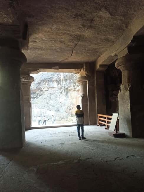 Elephanta Caves Private Guide on Island - Weather and Season Tips