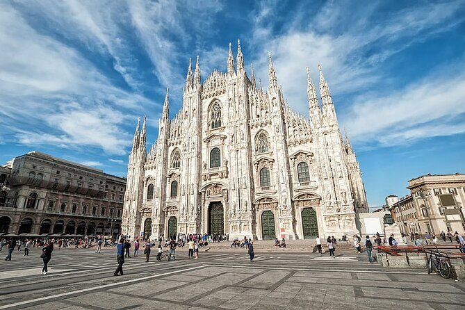 Elevated Ecstasy: Duomo Discovery & Rooftop Marvels! - What the Tour Covers