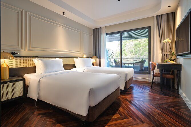 Elite of the Seas Ha Long Bay 6 Star Cruise Infinity Pool (3D/2N) - FAQ