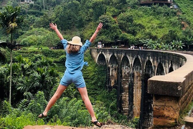 Ella One Day Private Tour with Scenic Train Ride and Tea Factory - Key Points