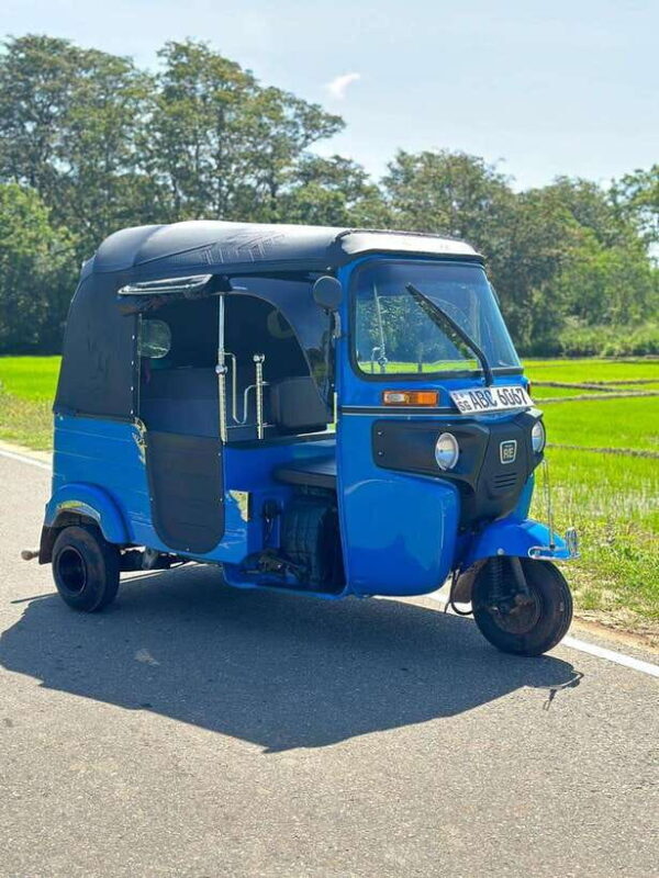Ella: Tuk-Tuk Tour with Little Adam's Peak and Waterfalls - Key Points