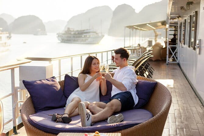 Emeraude Cruise 2 days 1 night Ha Long Bay Tour - Exploring Ha Long Bay: An In-Depth Look