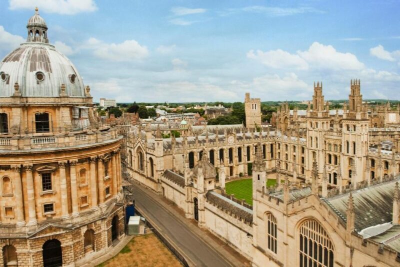 Enchanted Oxford: A Christmas Walking Tour - A Deep Dive into the Festive Experience