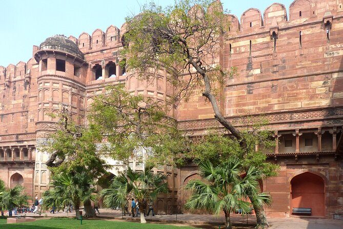 Enchanting Himalayas with Taj Mahal - Key Points