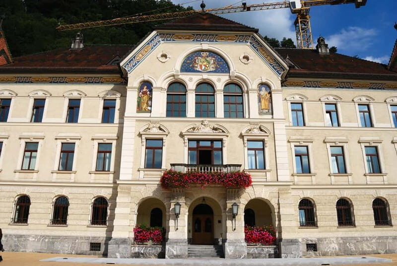 Enchanting Vaduz Walking Tour: History, Architecture & Views - Key Points