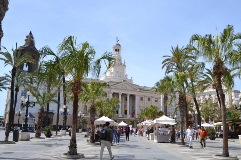 English Cádiz Tour: Walking Tour with Local Guide - Authentic Stories and Local Insights