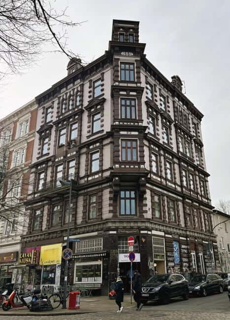 English guided insider tour through the Schanzenviertel - What to Expect: A Two-Hour Adventure with Local Flavor