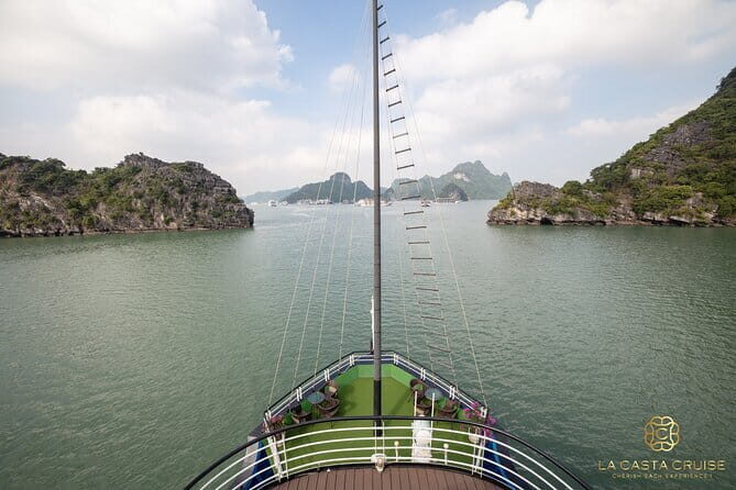 Enjoy a romantic sunset on Halong Bay with a Luxury Private Yacht - Who Will Enjoy This Tour?