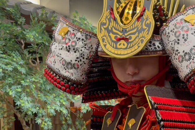 Enjoy taking impressive photos dressed as a samurai - Why This Tour Resonates