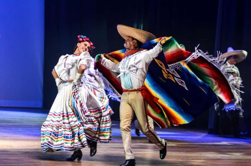 Enjoy the Folkloric Ballet at the Palacio de Bellas Artes - The Sum Up