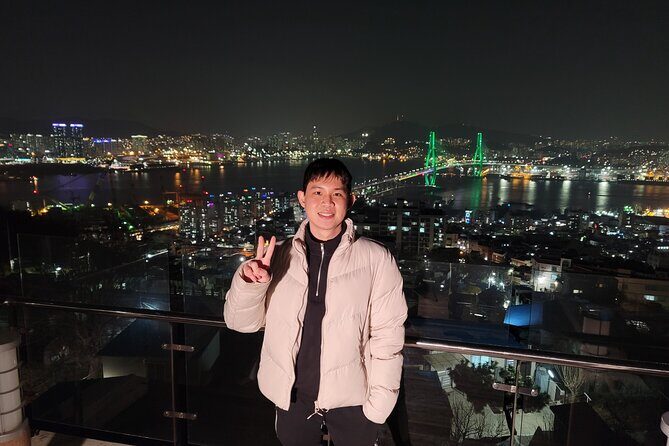 Enjoy the night view of Busan from Bongnaesan Mountain in Yeongdo. - A Practical Guide to the Bongnaesan Mountain Night Tour
