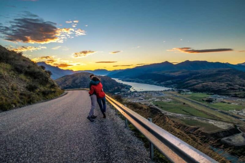 Enjoying Queenstown Private Walking Tour for Couples - Unique Highlights: Wildlife and History