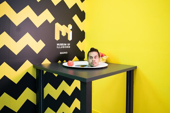 Entrance to the Museum of Illusions Madrid - FAQ