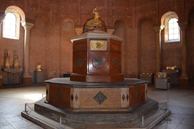 Entrance Torrazzo + Baptistery - Authenticity and Atmosphere