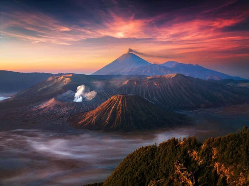 Epic Bromo: Sunrise Viewpoint & Volcanic Sand Sea Jeep Ride - Key Points