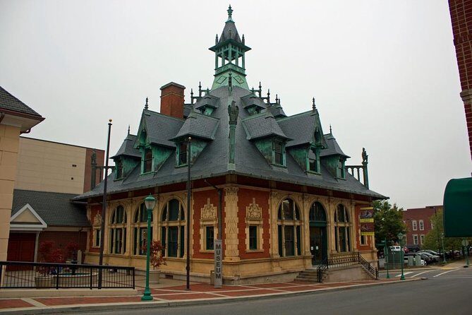 Epic Clarksville Scavenger Hunt: Tennessee's Top Spot! - Meta Description