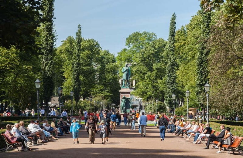 Epic Helsinki: English Speaking Walking Tour - Detailed Breakdown of the Itinerary