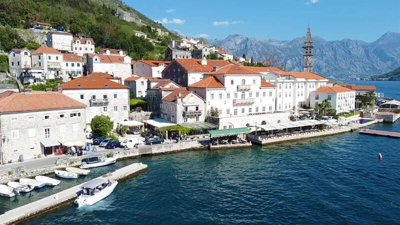 Escape from the Masses: 2.5-Hour Private Boka Bay Boat Tour - Deep Dive into the Itinerary