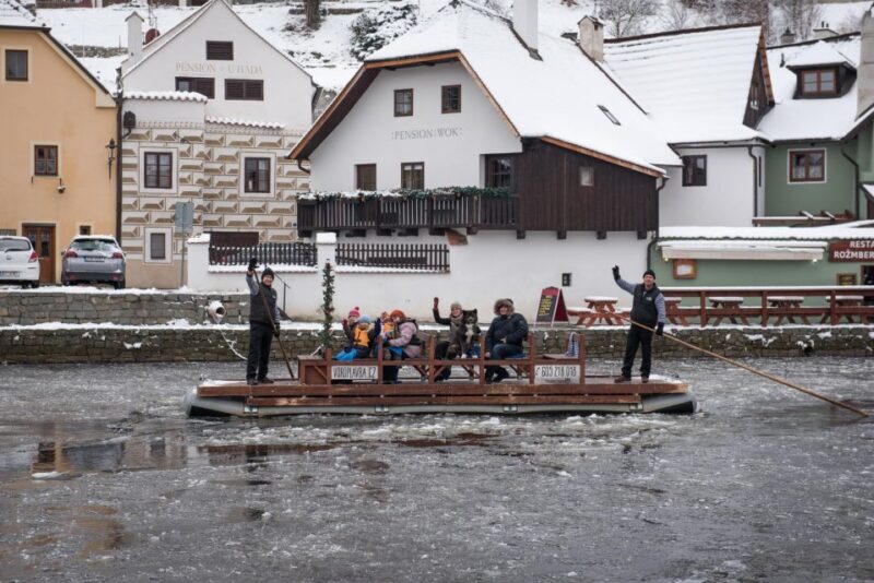 eský Krumlov: Advent Wooden Raft River Cruise - An Authentic Way to See Český Krumlov