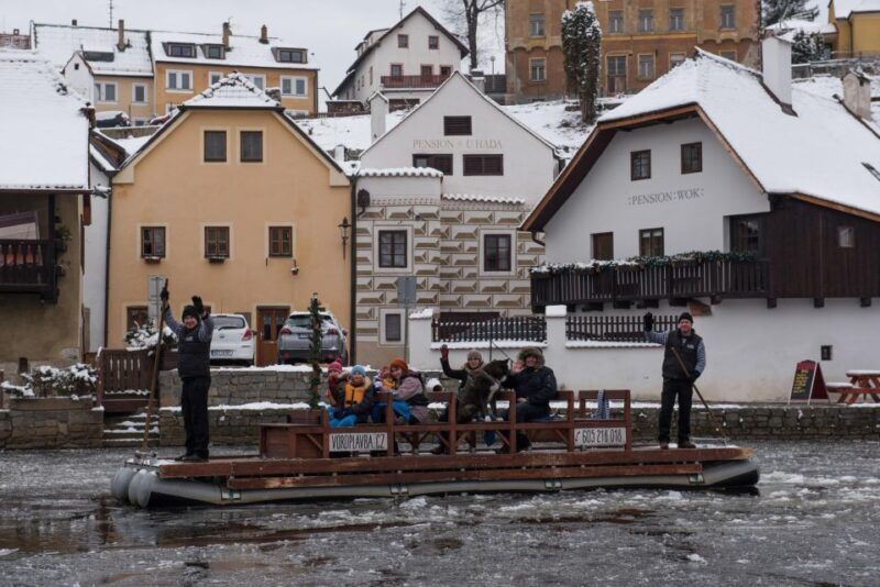 eský Krumlov: Advent Wooden Raft River Cruise - FAQs