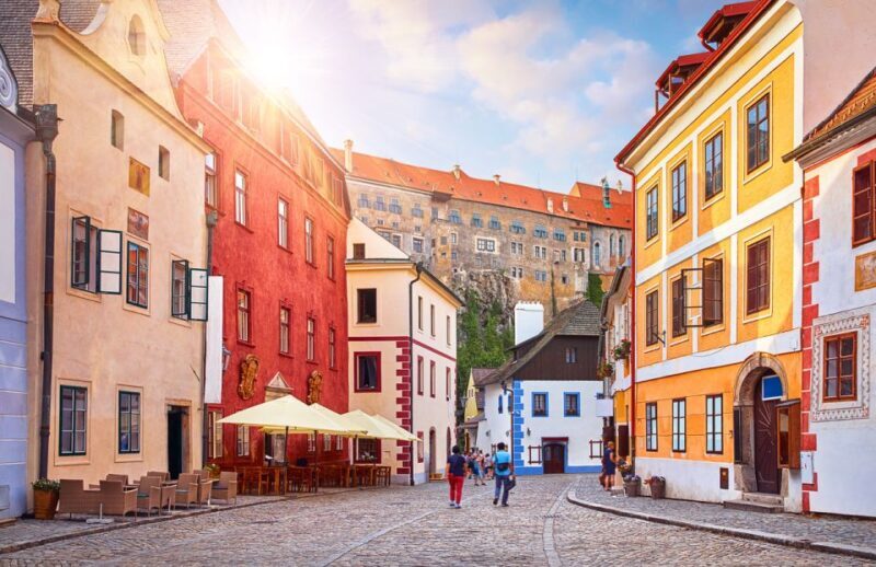 eský Krumlov: Half-Day Medieval Architecture Walking Tour - Unpacking the Tour Experience