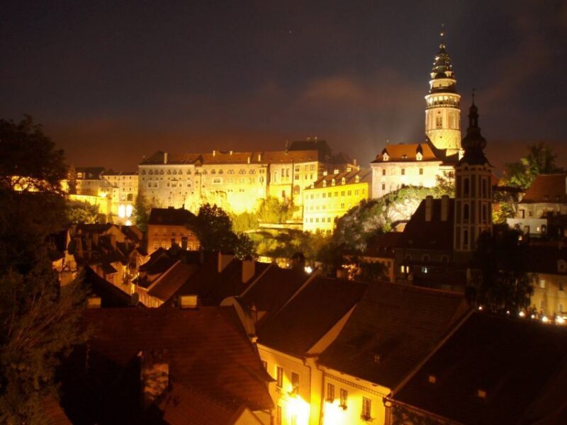 eský Krumlov: Night Walking Tour with a Professional Guide - Key Points