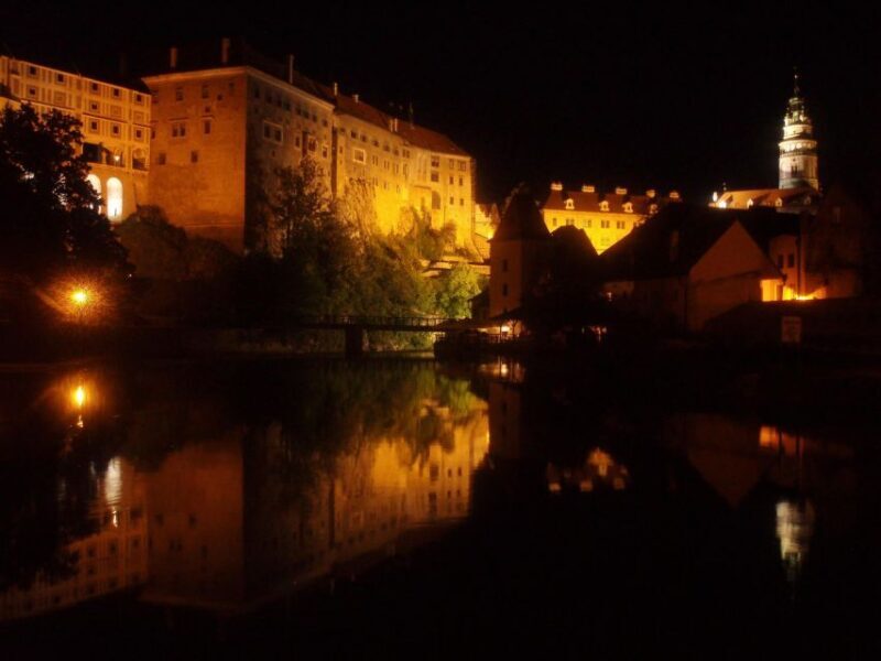 eský Krumlov: Night Walking Tour with a Professional Guide - The Value Proposition