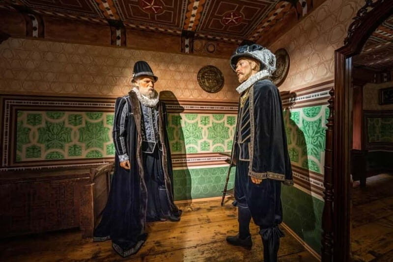 eský Krumlov: Wax Museum Entry Ticket - Key Points