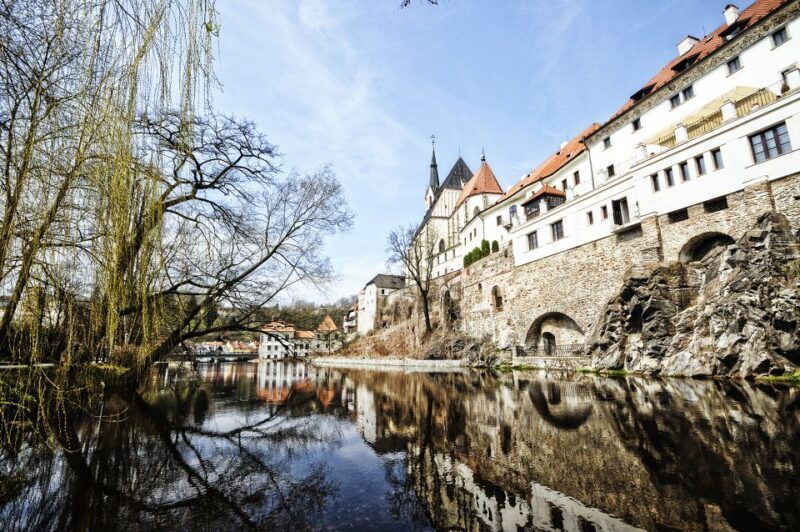 eský Krumlov - with entrance to the castle - Exploring Český Krumlov — A Guided Day in South Bohemia