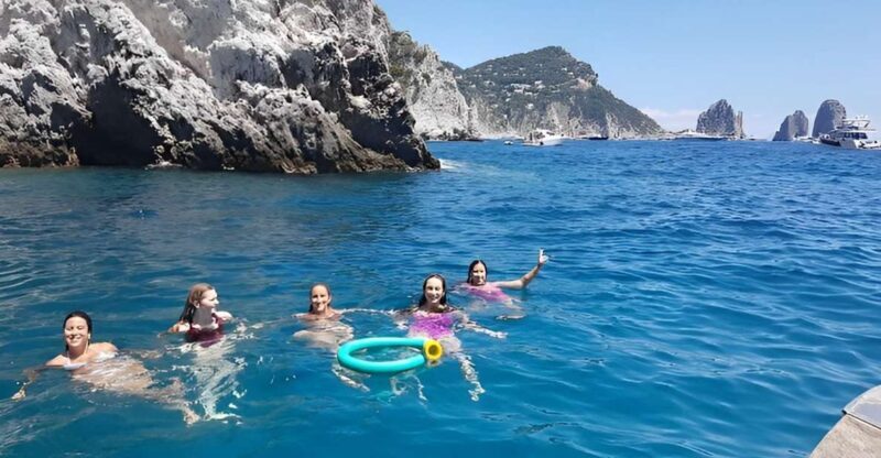 Esperienza Privata a Capri in Barca con Gozzo Classico 3H - An Overview of What to Expect